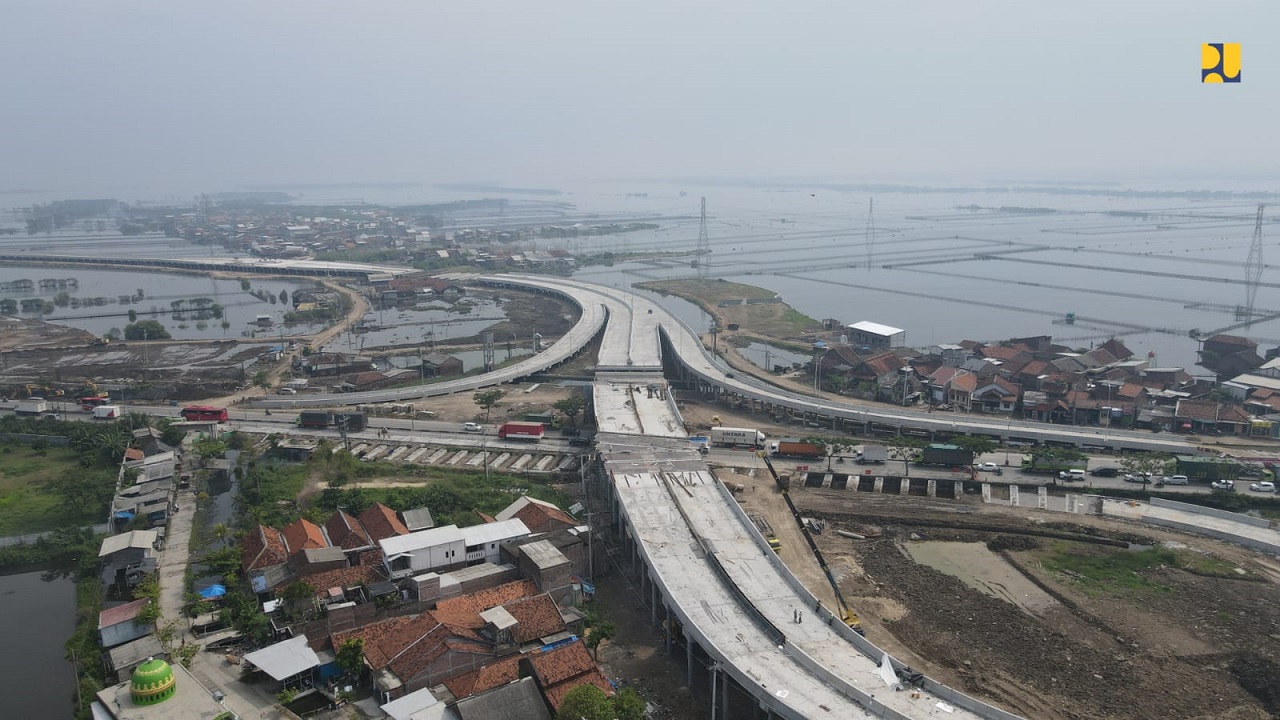 Keren, Jalan Tol Semarang - Demak Dibangun di Atas Perairan : SiarD.id